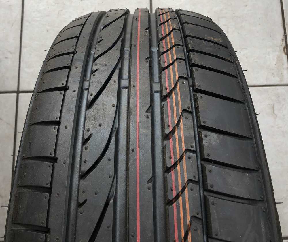 Bridgestone RE050A 205/40 R17 84W - Pneucentrum Bílina