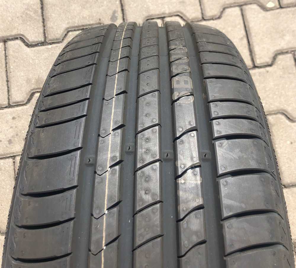 Kumho Ecsta Hs51 215 45 R16 86h Pneucentrum Bílina