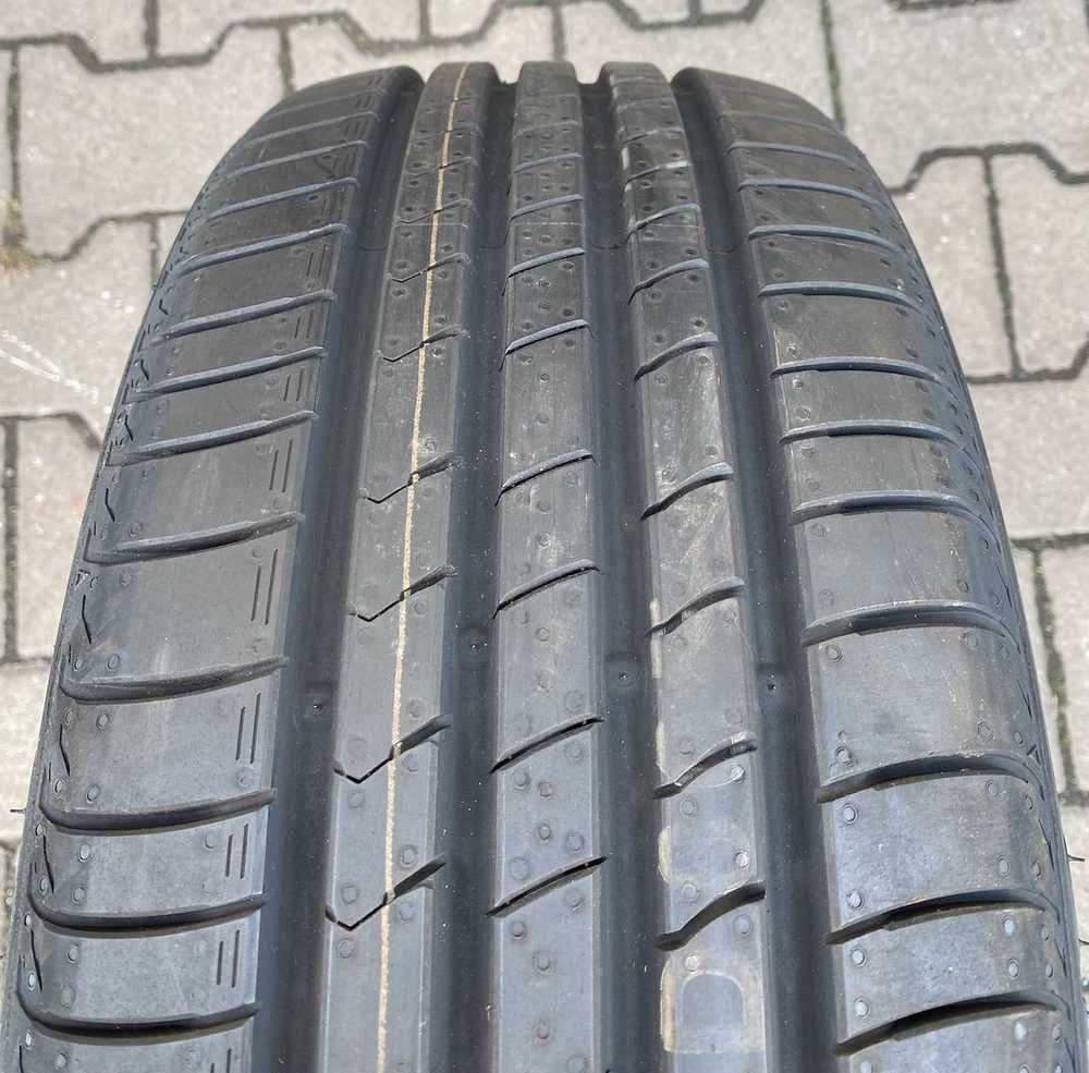 Kumho Ecsta HS51 215/45 R16 86H - Pneucentrum Bílina